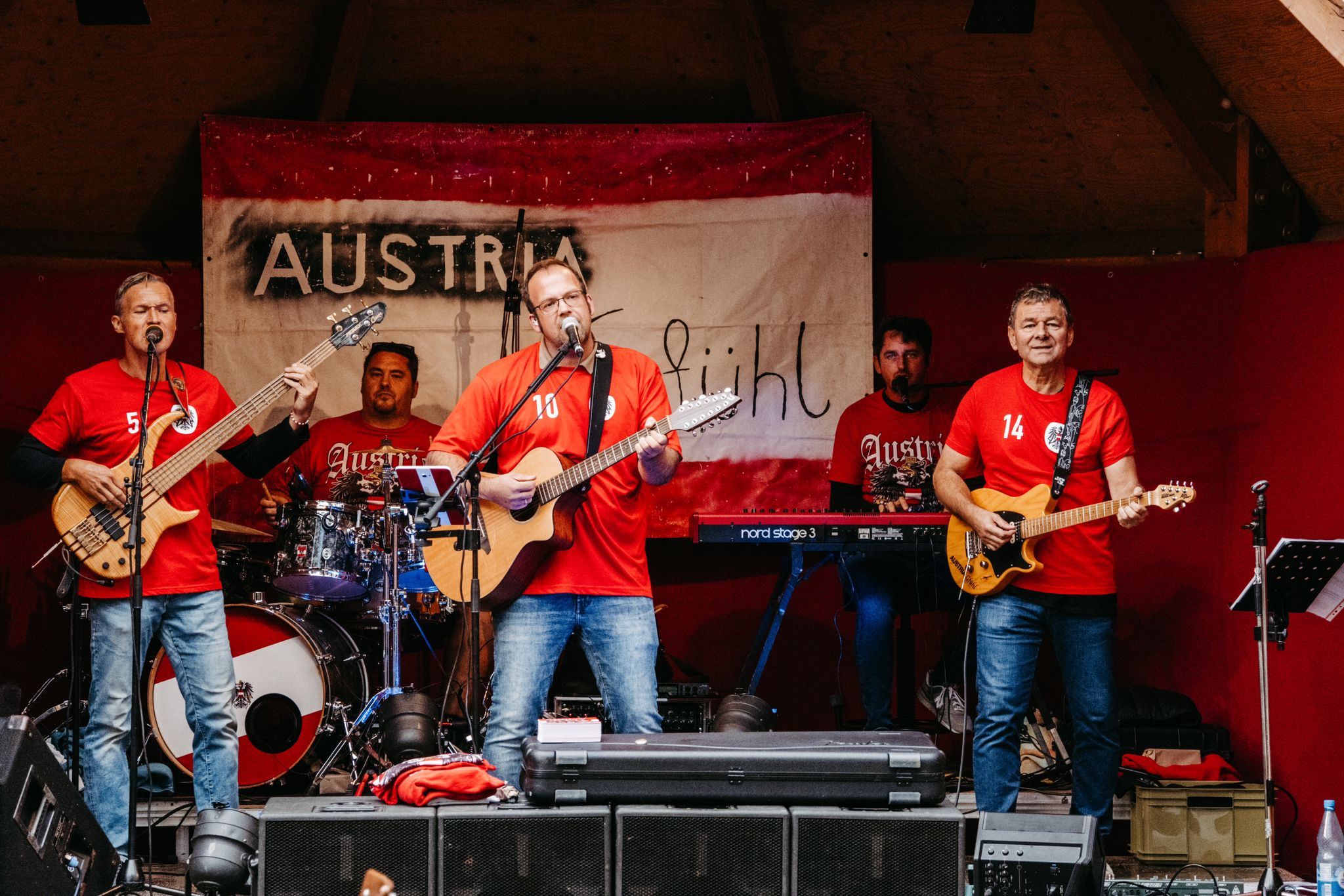 Austria G’fühl (Hits aus Österreich von Ambros und EAV bis STS, Falco ...